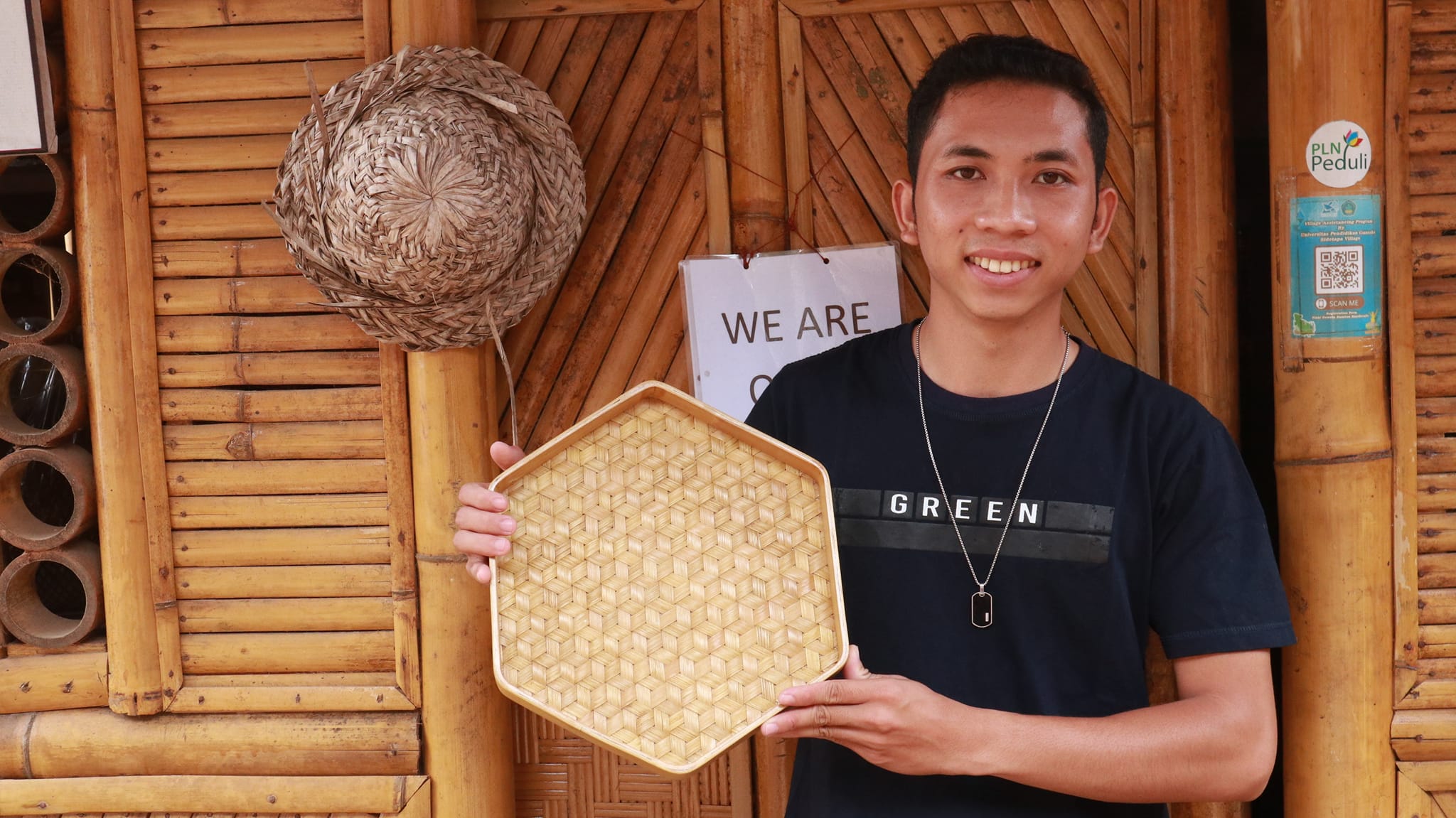 Anyaman Bambu Sidatapa, Karya Tangan Tradisional Yang Memukau Dunia ...