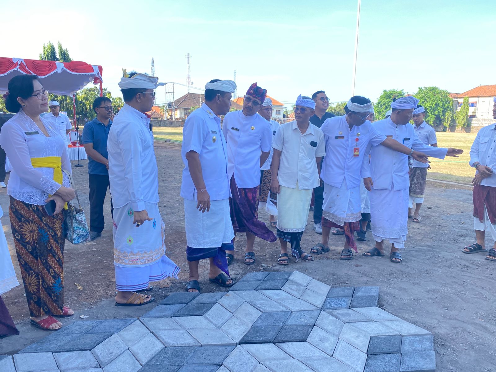 Pj Bupati Peletakan Batu Pertama Jogging Track Bhuwana Patra - Nuansa ...